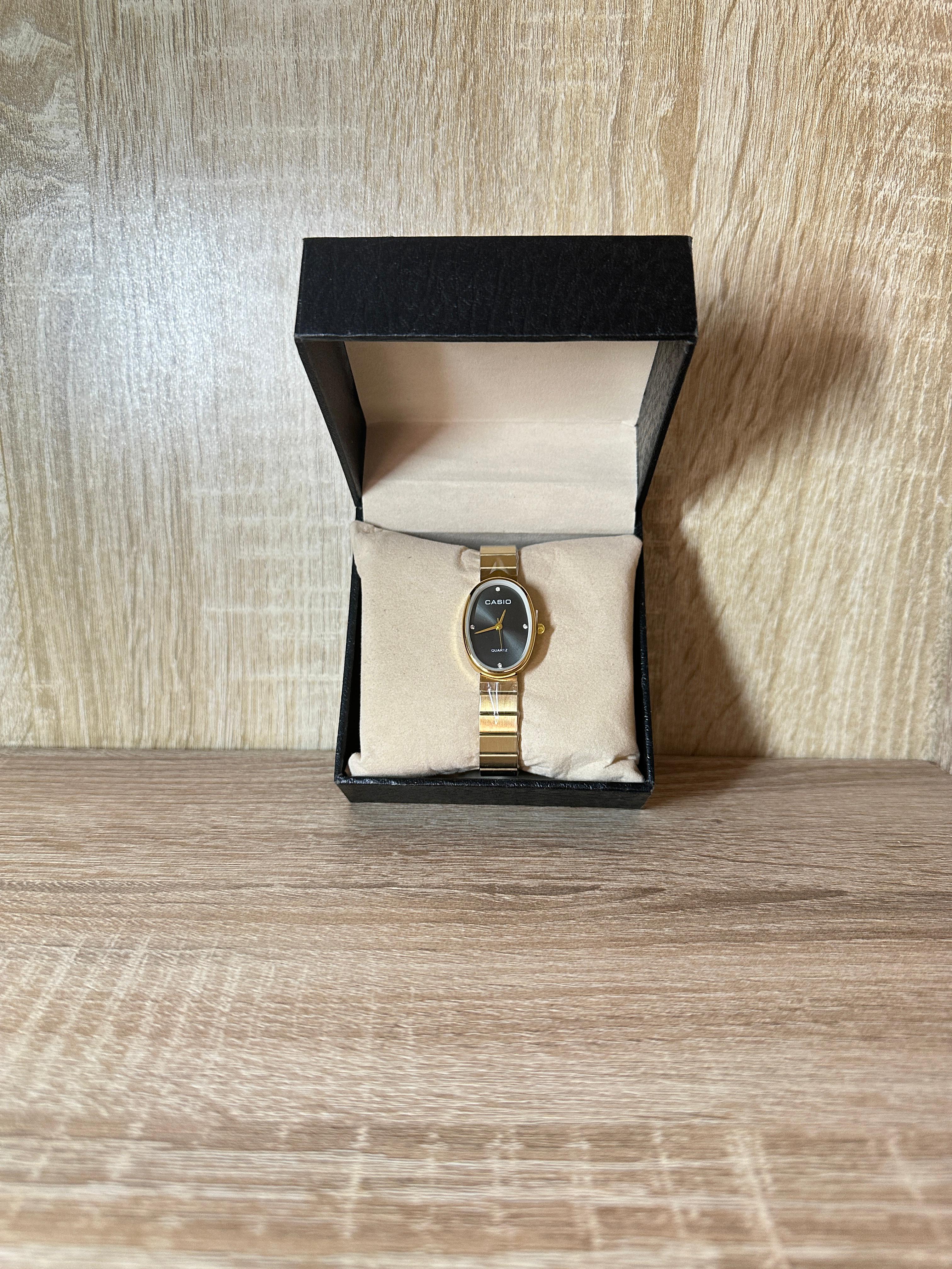 CASIO OVAL FEMMES – Mesbah Watches